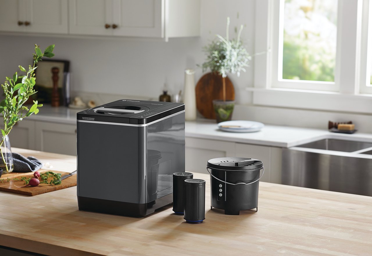 Vitamix Food Cycler vs. Pela Lomi: Kitchen Countertop Composters Compared